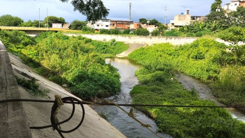 Piden limpiar cauce del río de Anare - Diario La tercera Ola